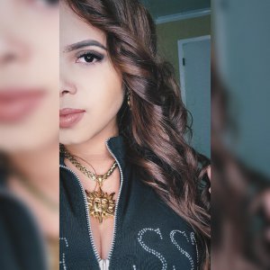 Lesyani🌻🖤💋 on Likee